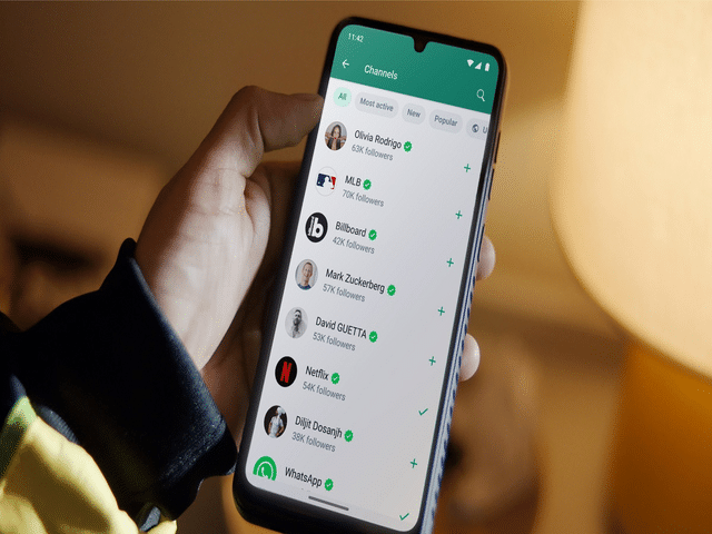 Now you can operate two accounts in a single WhatsApp app, just do this ...