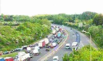 M40 traffic LIVE: Closure and huge delays after crash between car and ...